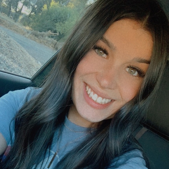 Jordyn's Closet (@jordythomas94) | Poshmark